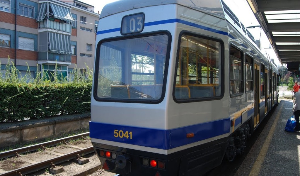 Gravissimo incidente a Torino, donna muore investita da tram della ... Gravissimo incidente a Torino, donna muore investita da tram della ...